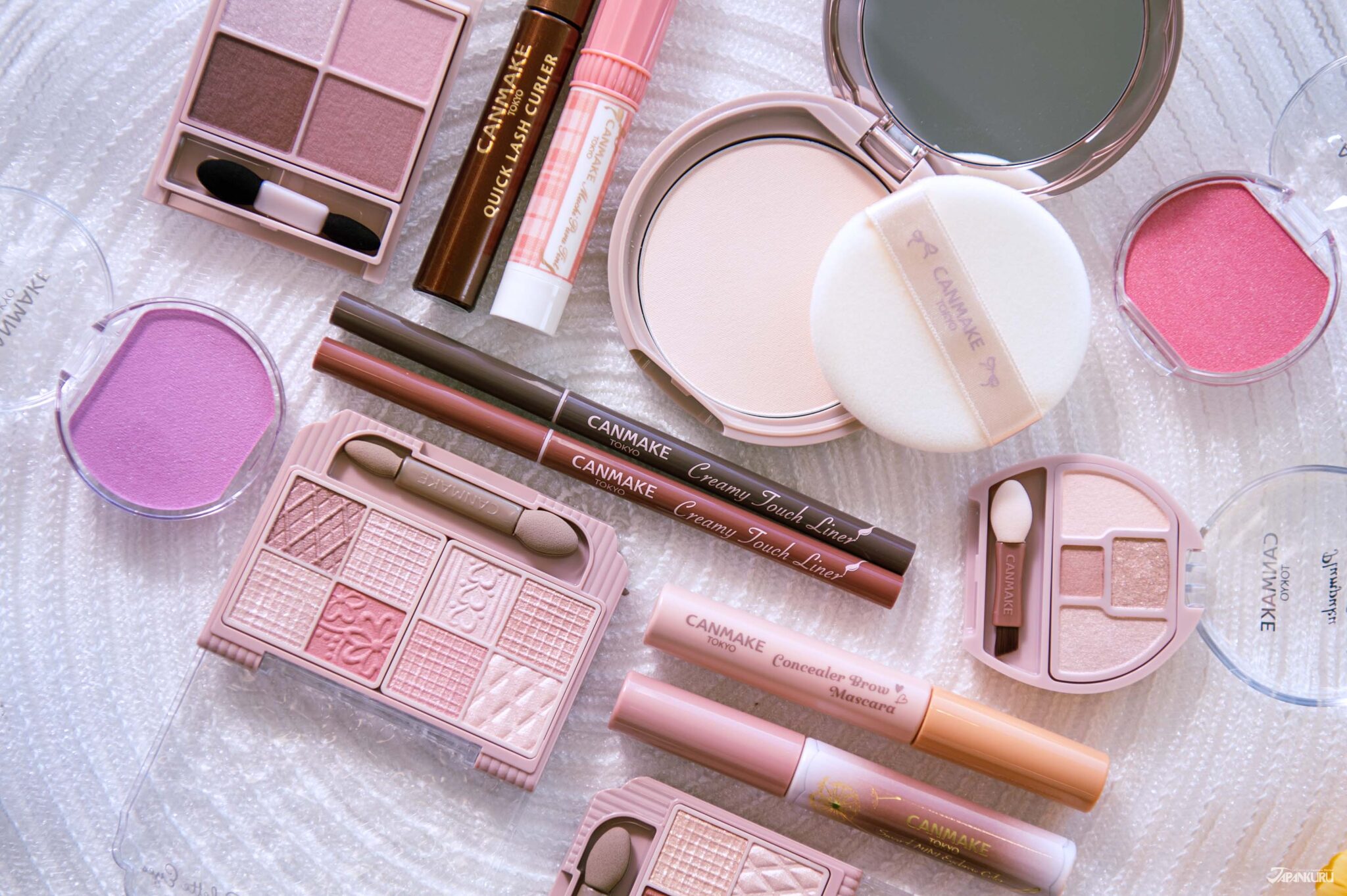 Why More Men Are Wearing Makeup in Japan in 2026