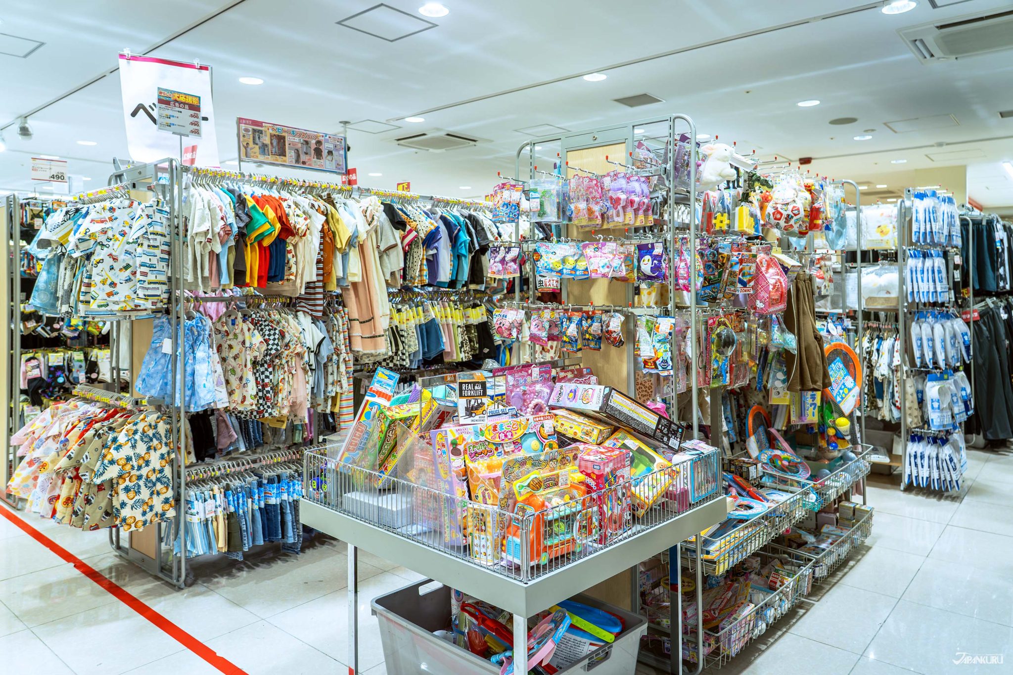 Where Locals Shop for Clothes in Japan: Kawaii Styles & Affordable ...